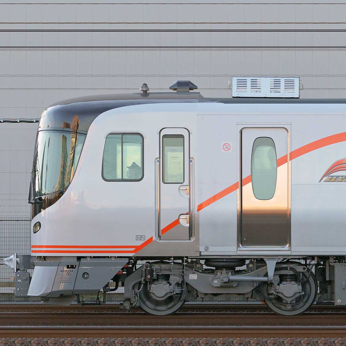 JR東海HC85系クモハ85-11の側面写真｜RailFile.jp｜鉄道車両サイドビューの図鑑