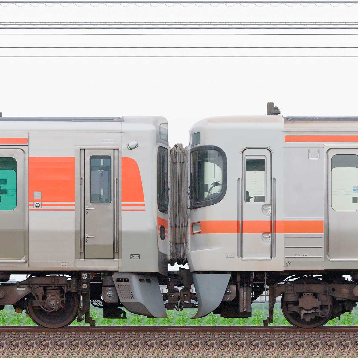 JR東海静岡車両区315系3000番台U6編成＋313系300番台K6編成（山側）｜RailFile.jp｜鉄道車両サイドビューの図鑑