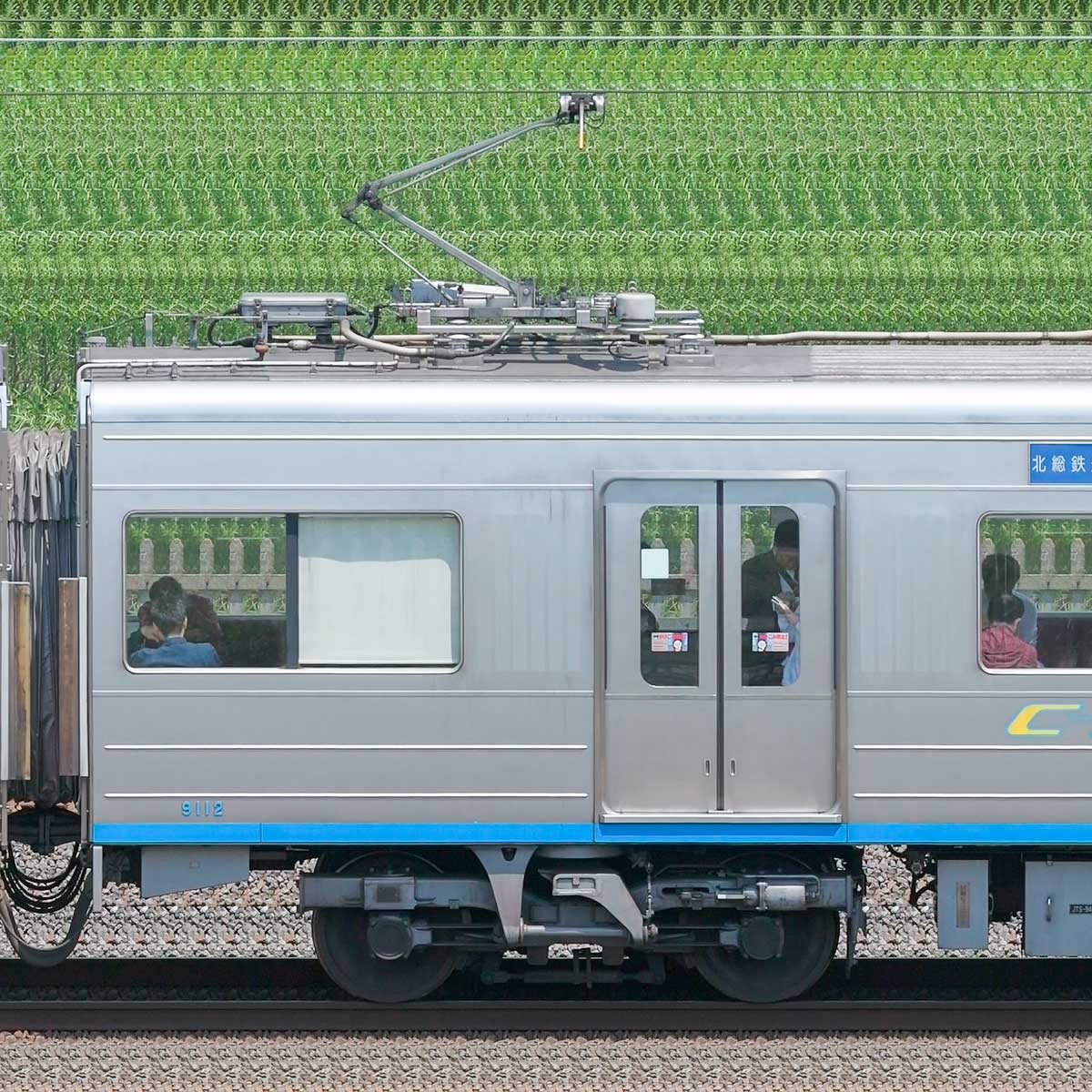 千葉ニュータウン鉄道9100形9112の側面写真｜RailFile.jp｜鉄道車両サイドビューの図鑑