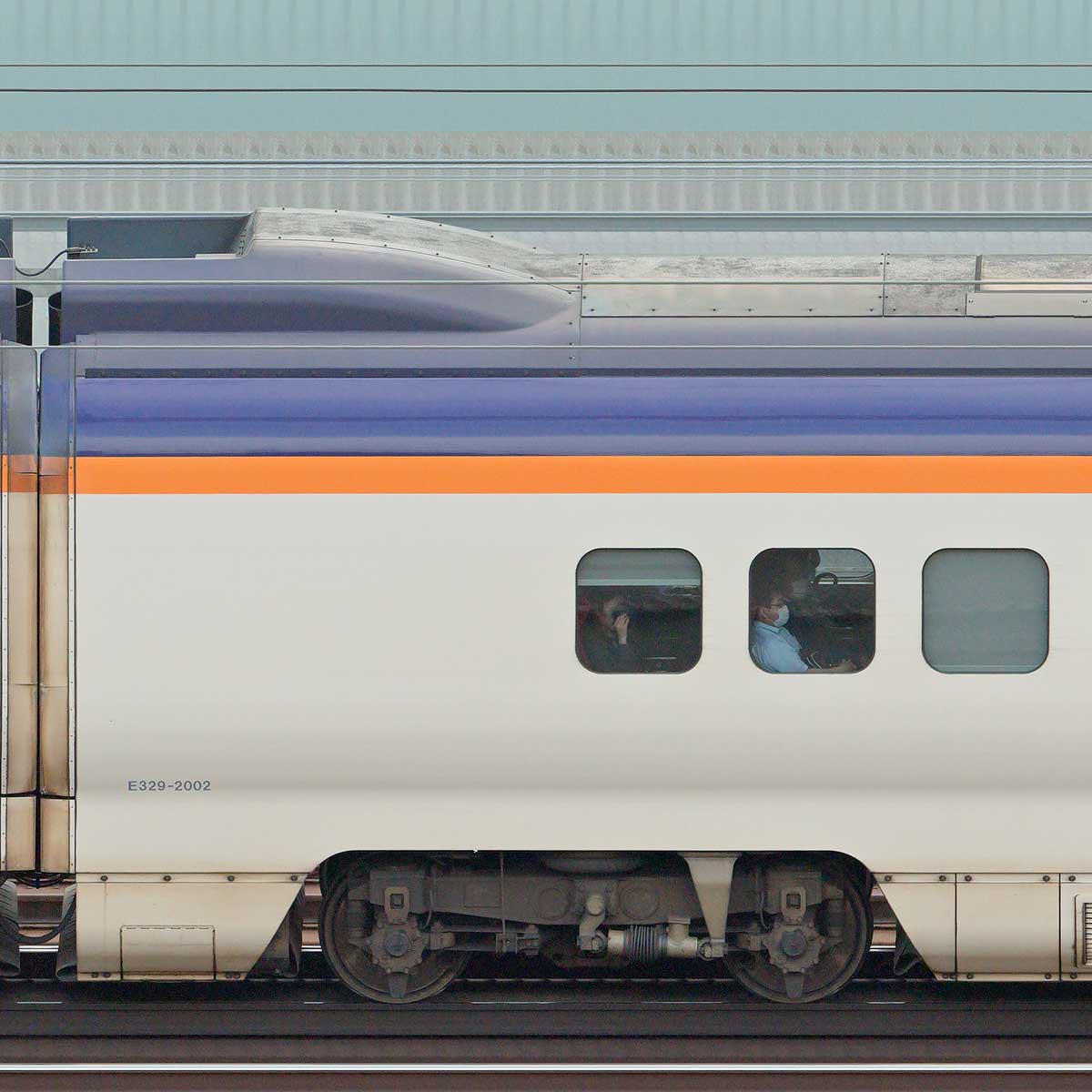 JR東日本E3系2000番台E329-2002の側面写真｜RailFile.jp｜鉄道車両サイドビューの図鑑