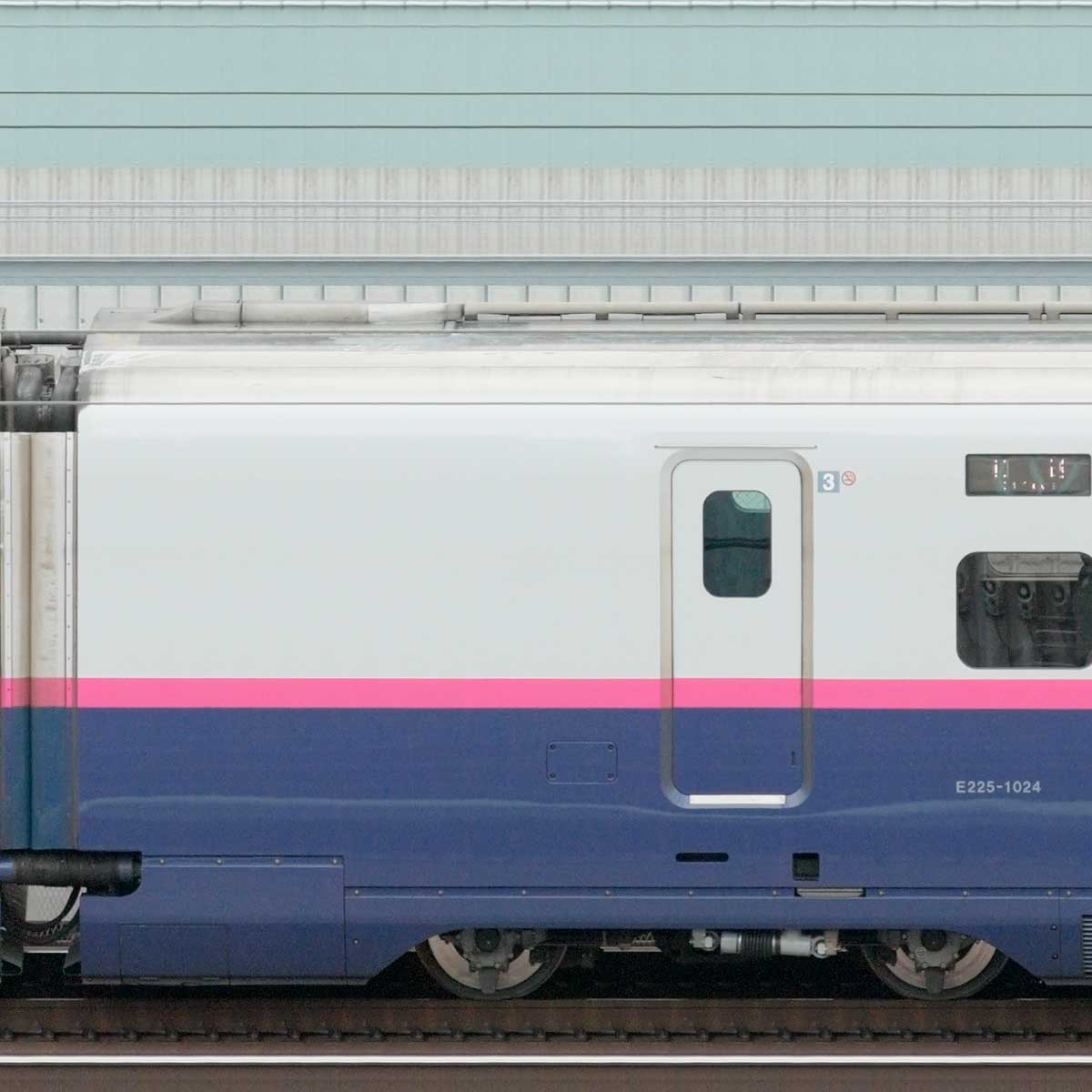 JR東日本E2系E225-1024の側面写真｜RailFile.jp｜鉄道車両サイドビューの図鑑