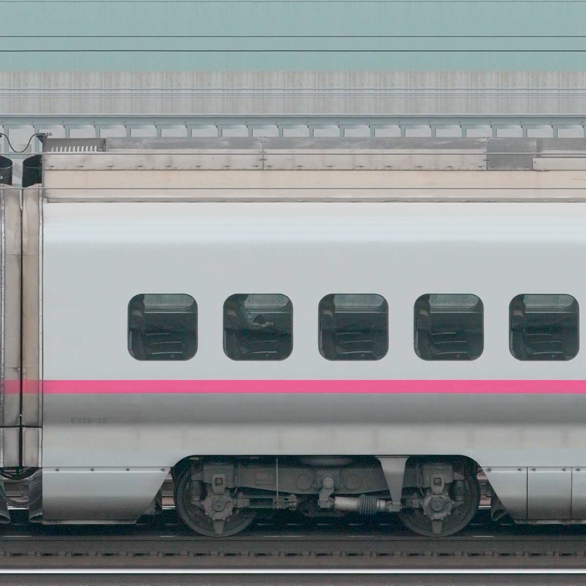 JR東日本E3系E326-22の側面写真｜RailFile.jp｜鉄道車両サイドビューの図鑑