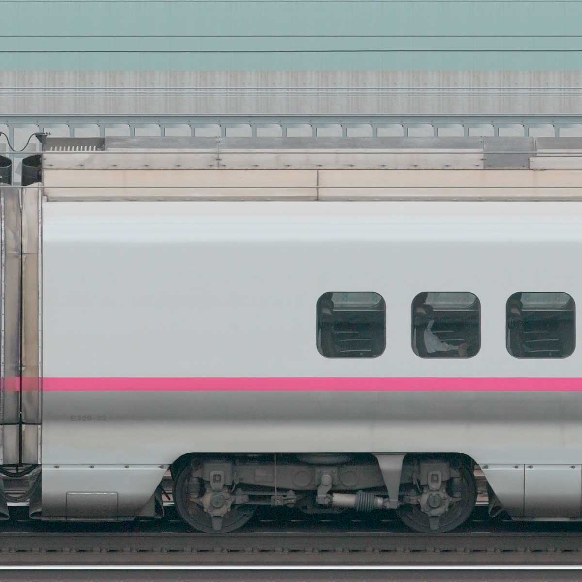 JR東日本E3系E329-22の側面写真｜RailFile.jp｜鉄道車両サイドビューの図鑑