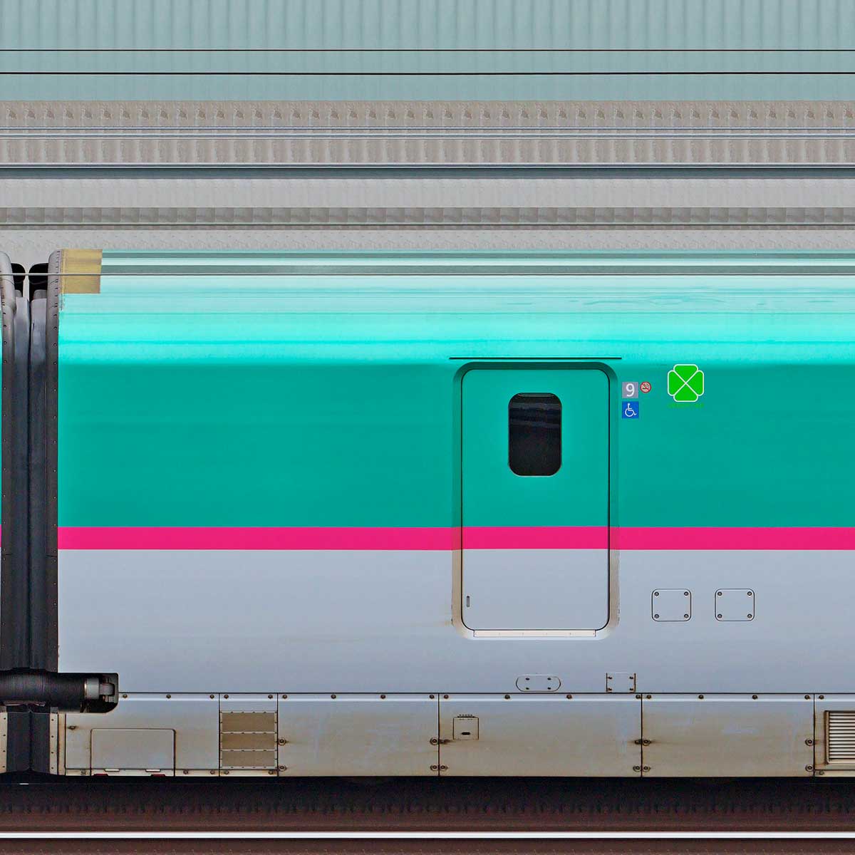 JR東日本E5系E515-51の側面写真｜RailFile.jp｜鉄道車両サイドビューの図鑑