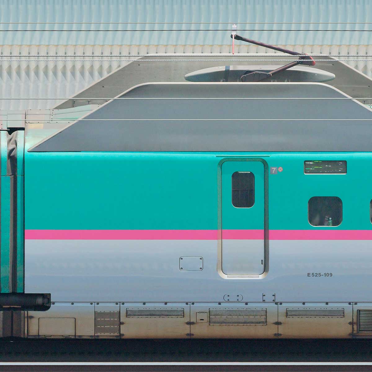 JR東日本E5系E525-109の側面写真｜RailFile.jp｜鉄道車両サイドビューの図鑑