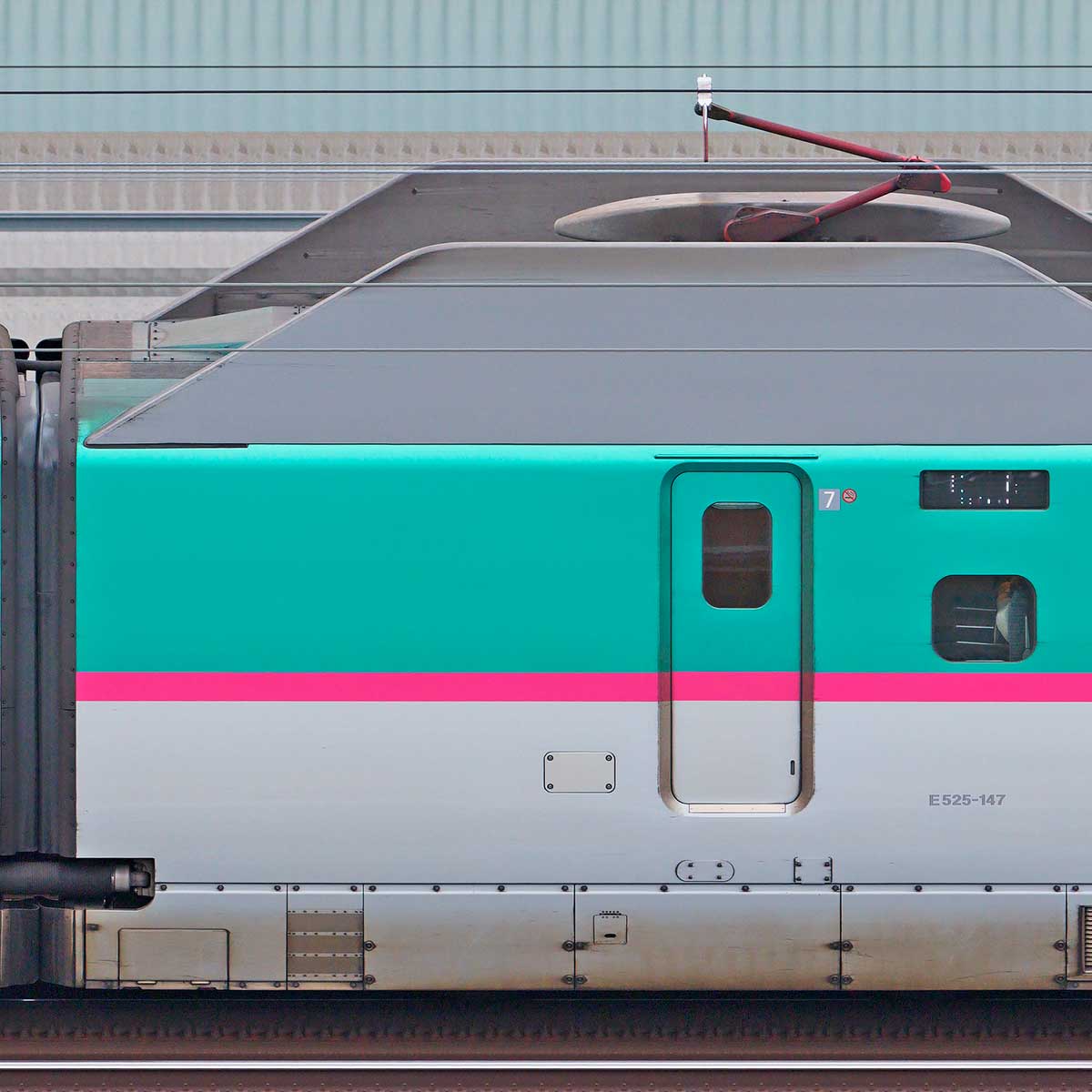 JR東日本E5系E525-147の側面写真｜RailFile.jp｜鉄道車両サイドビューの図鑑