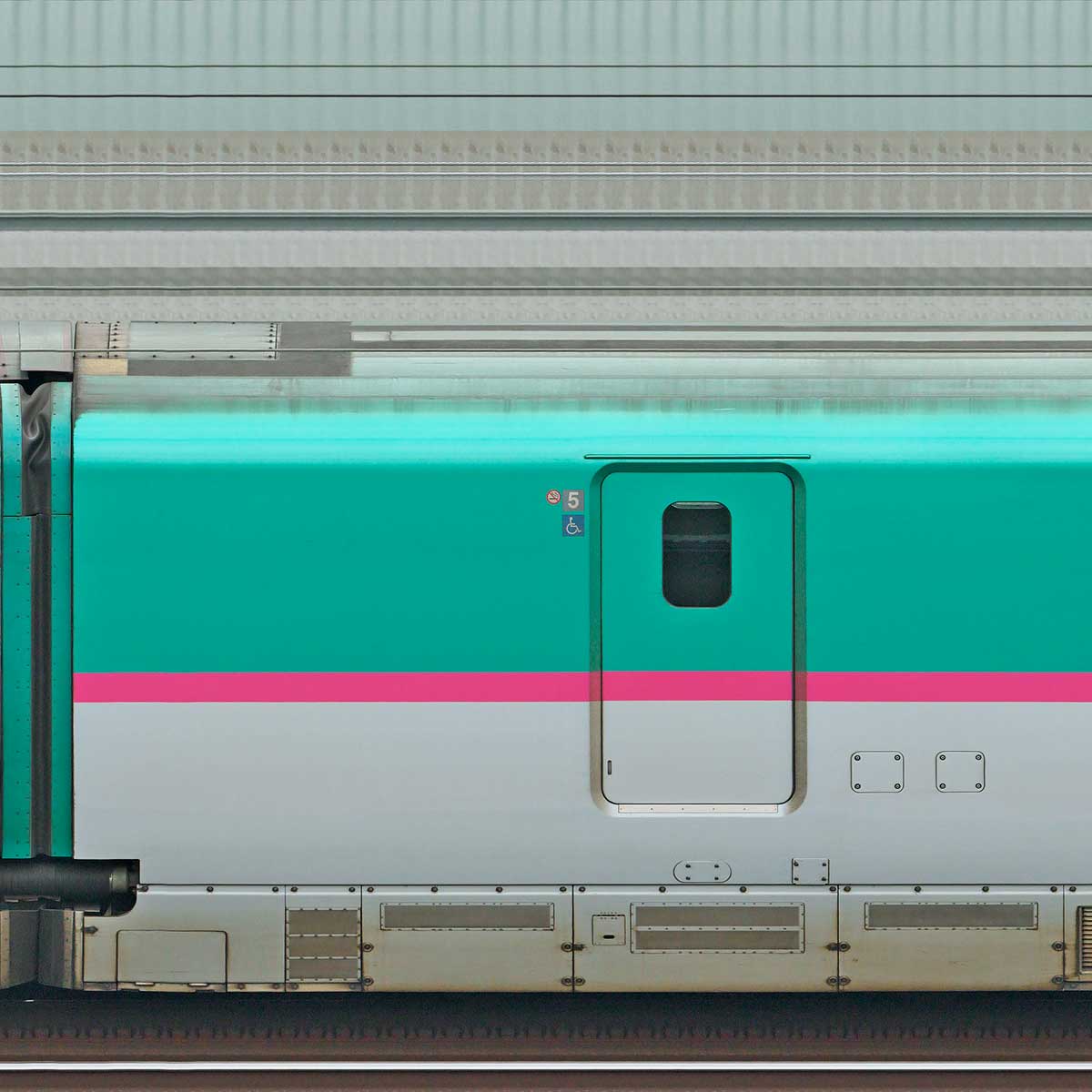 JR東日本E5系E525-401の側面写真｜RailFile.jp｜鉄道車両サイドビューの図鑑