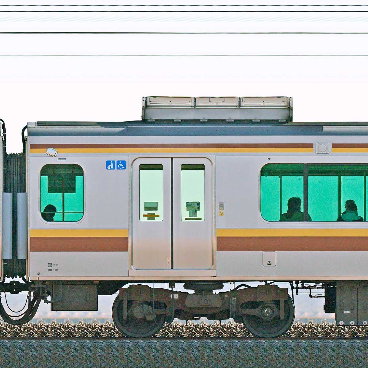 JR東日本E131系600番台モハE131-603の側面写真｜RailFile.jp｜鉄道車両サイドビューの図鑑