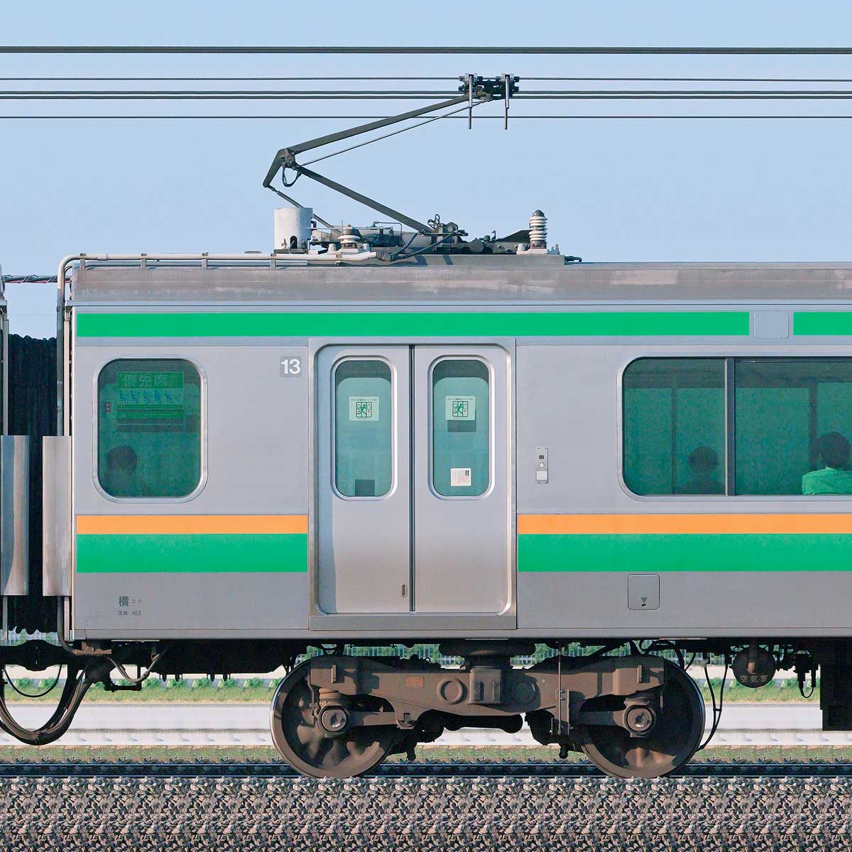 JR東日本E231系モハE231-1073の側面写真｜RailFile.jp｜鉄道車両サイドビューの図鑑