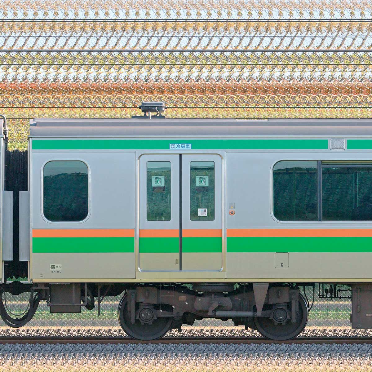 JR東日本E233系3000番台モハE232-3005の側面写真｜RailFile.jp｜鉄道車両サイドビューの図鑑