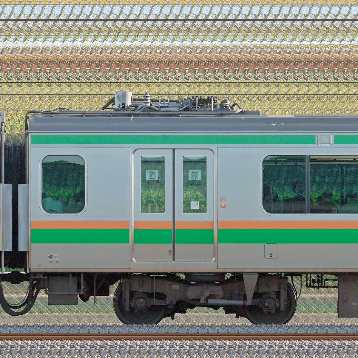 JR東日本E233系3000番台モハE233-3003の側面写真｜RailFile.jp｜鉄道車両サイドビューの図鑑