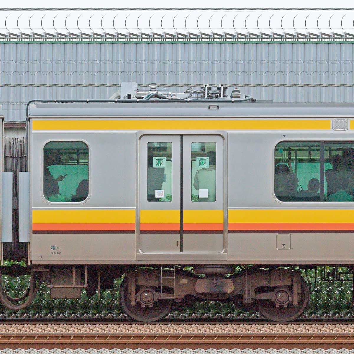 JR東日本E233系8000番台モハE233-8035の側面写真｜RailFile.jp｜鉄道車両サイドビューの図鑑