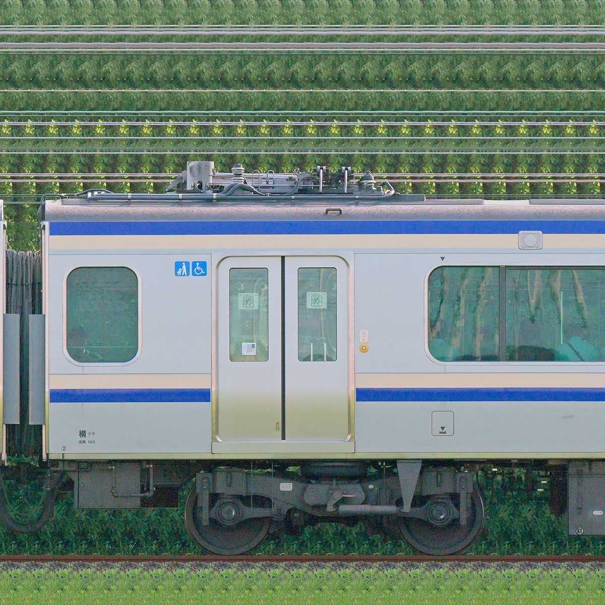 JR東日本E235系1000番台モハE235-1115の側面写真｜RailFile.jp｜鉄道車両サイドビューの図鑑