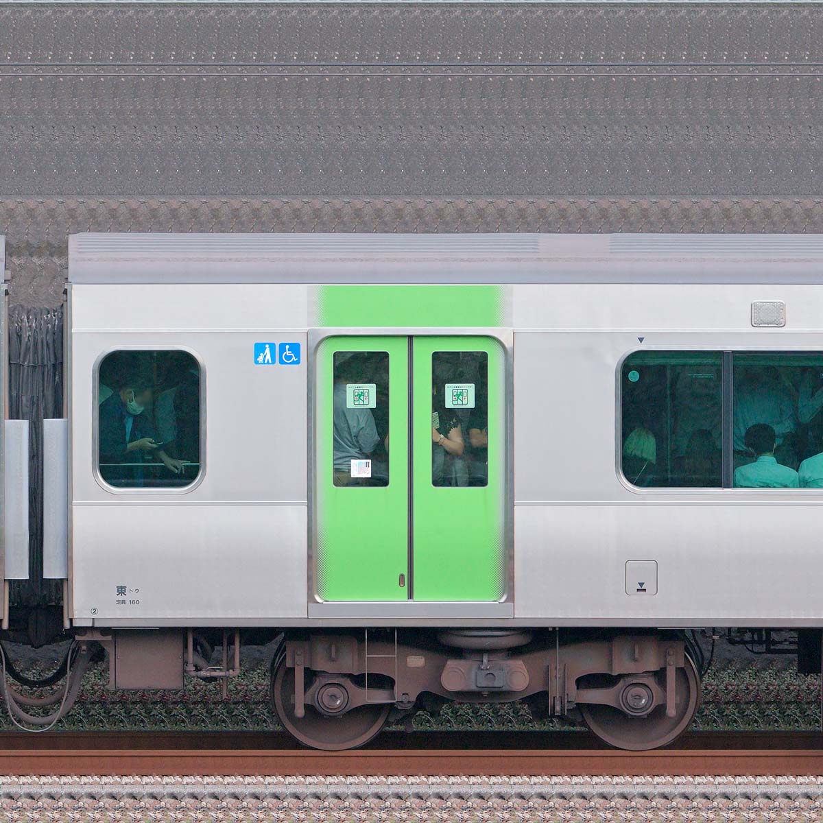 JR東日本E235系モハE235-12の側面写真｜RailFile.jp｜鉄道車両サイドビューの図鑑