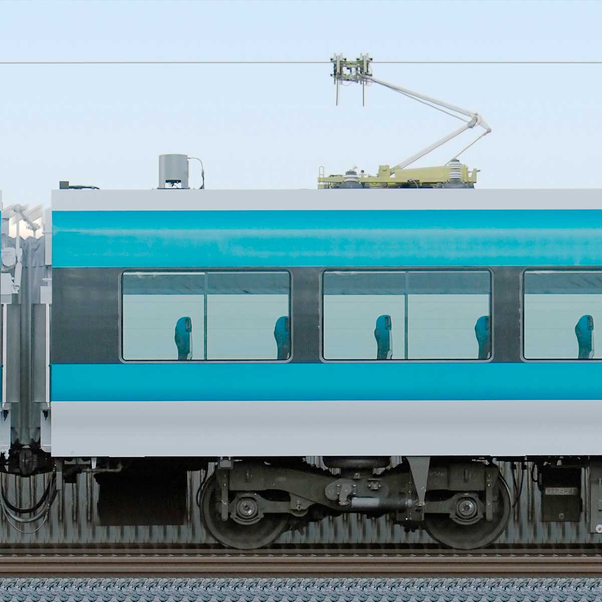 JR東日本E257系モハE257-3001の側面写真｜RailFile.jp｜鉄道車両サイドビューの図鑑