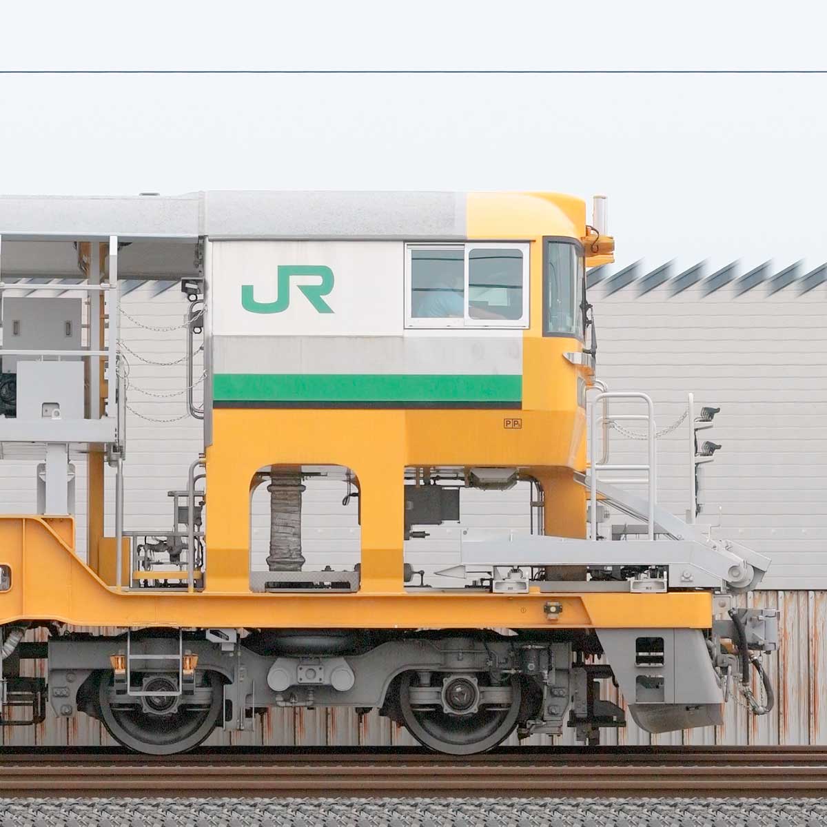 JR東日本キヤE195系キヤE195-101の側面写真｜RailFile.jp｜鉄道車両サイドビューの図鑑