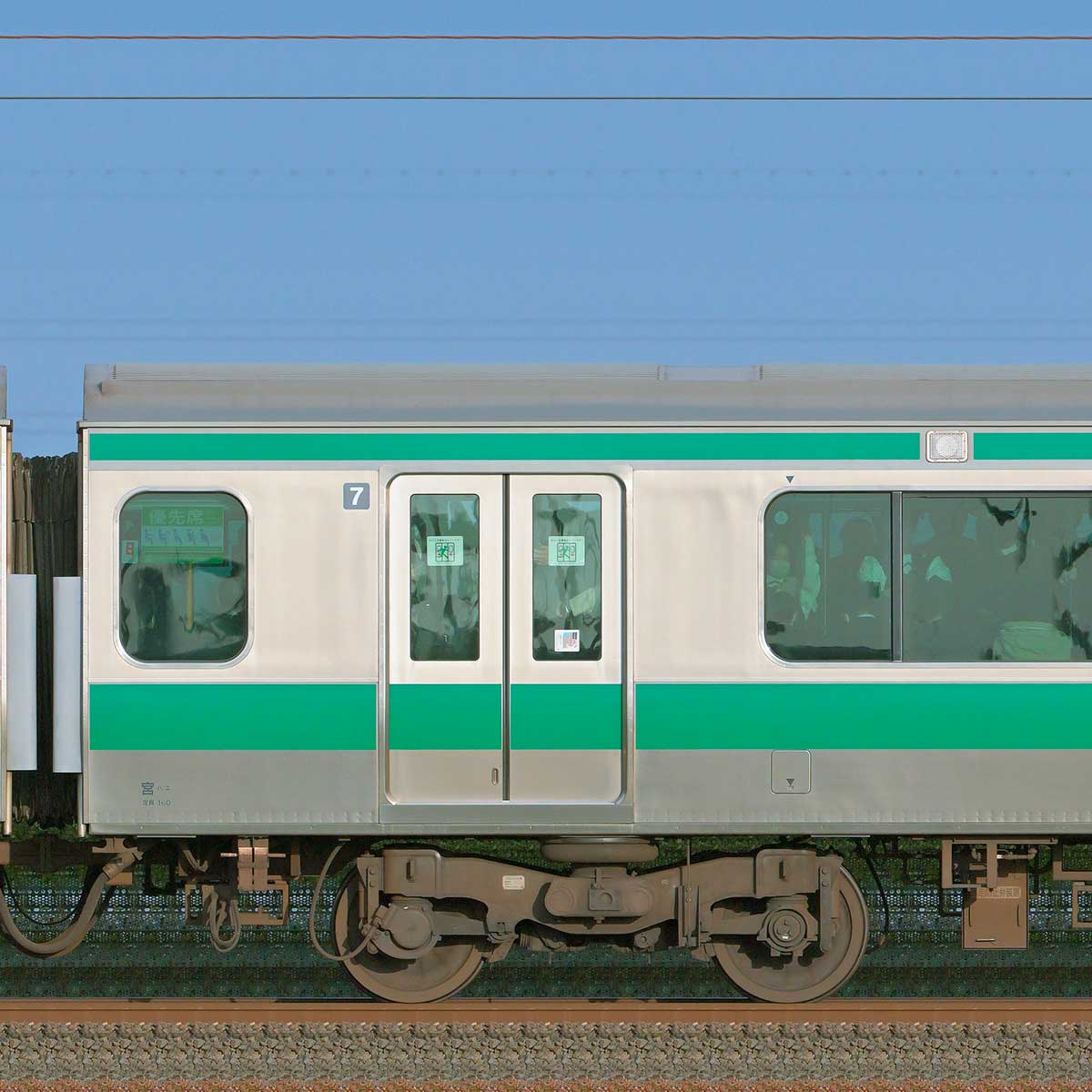 JR東日本E233系7000番台サハE233-7231（線路設備モニタリング装置対応車）の側面写真｜RailFile.jp｜鉄道車両サイドビューの図鑑