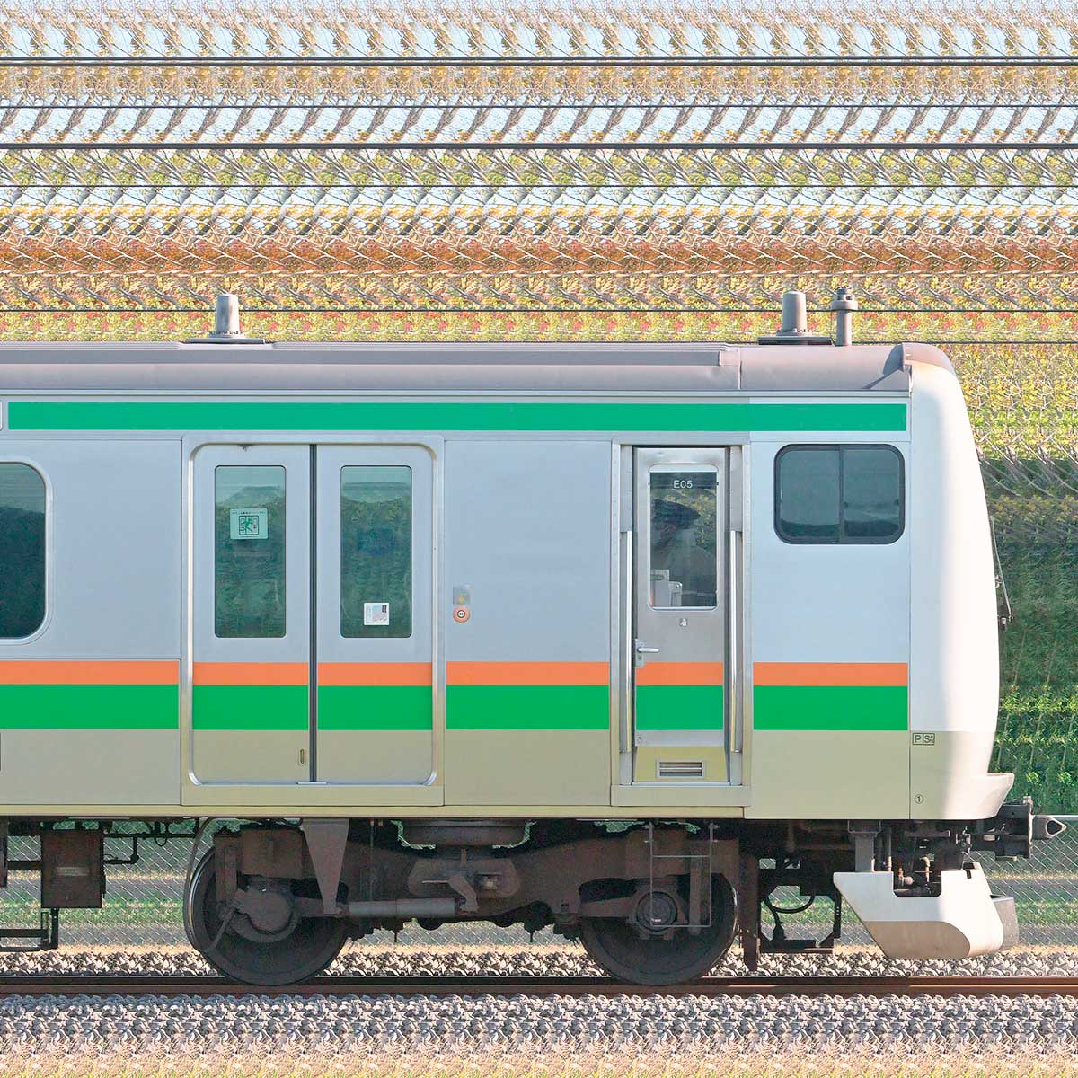 JR東日本E233系3000番台クハE232-3005の側面写真｜RailFile.jp｜鉄道車両サイドビューの図鑑
