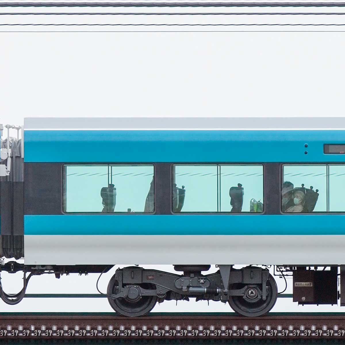 JR東日本E257系サロE257-2016の側面写真｜RailFile.jp｜鉄道車両サイドビューの図鑑