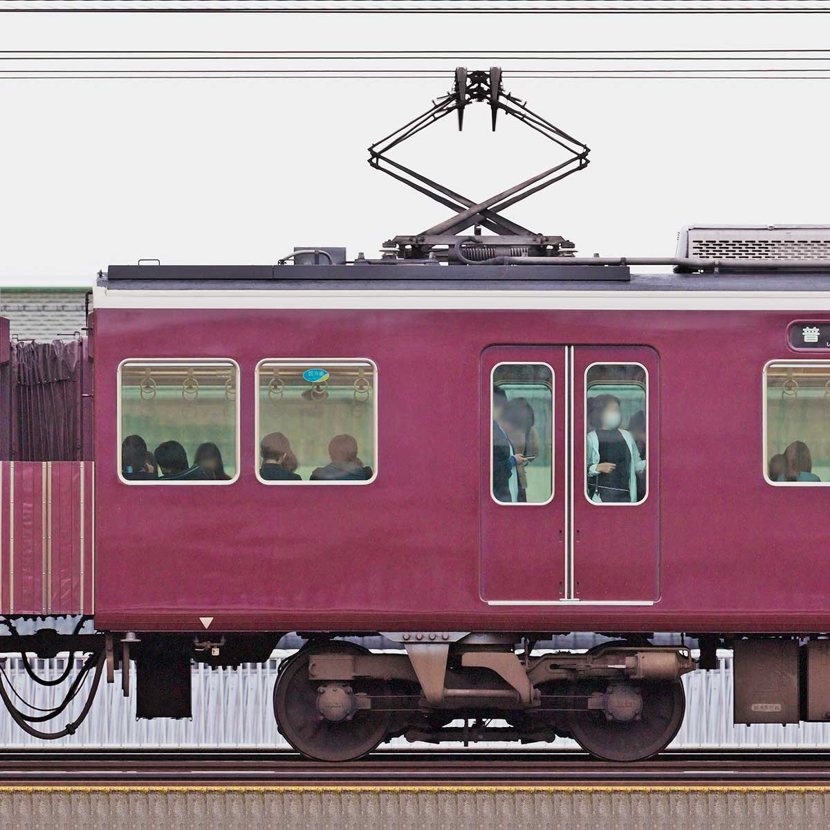 阪急7000系C#7627の側面写真｜RailFile.jp｜鉄道車両サイドビューの図鑑