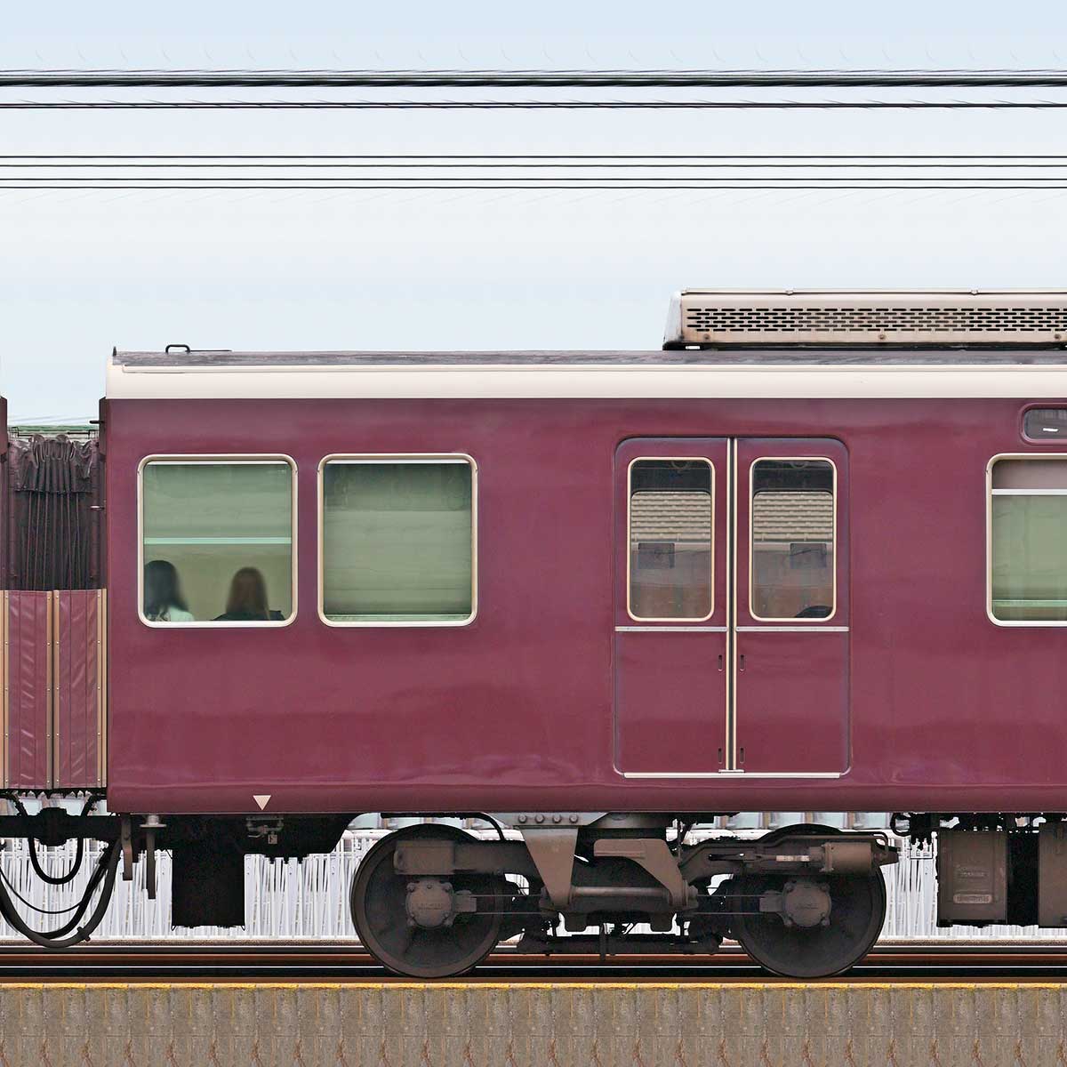 阪急8000系リニューアル車C#8658の側面写真｜RailFile.jp｜鉄道車両サイドビューの図鑑