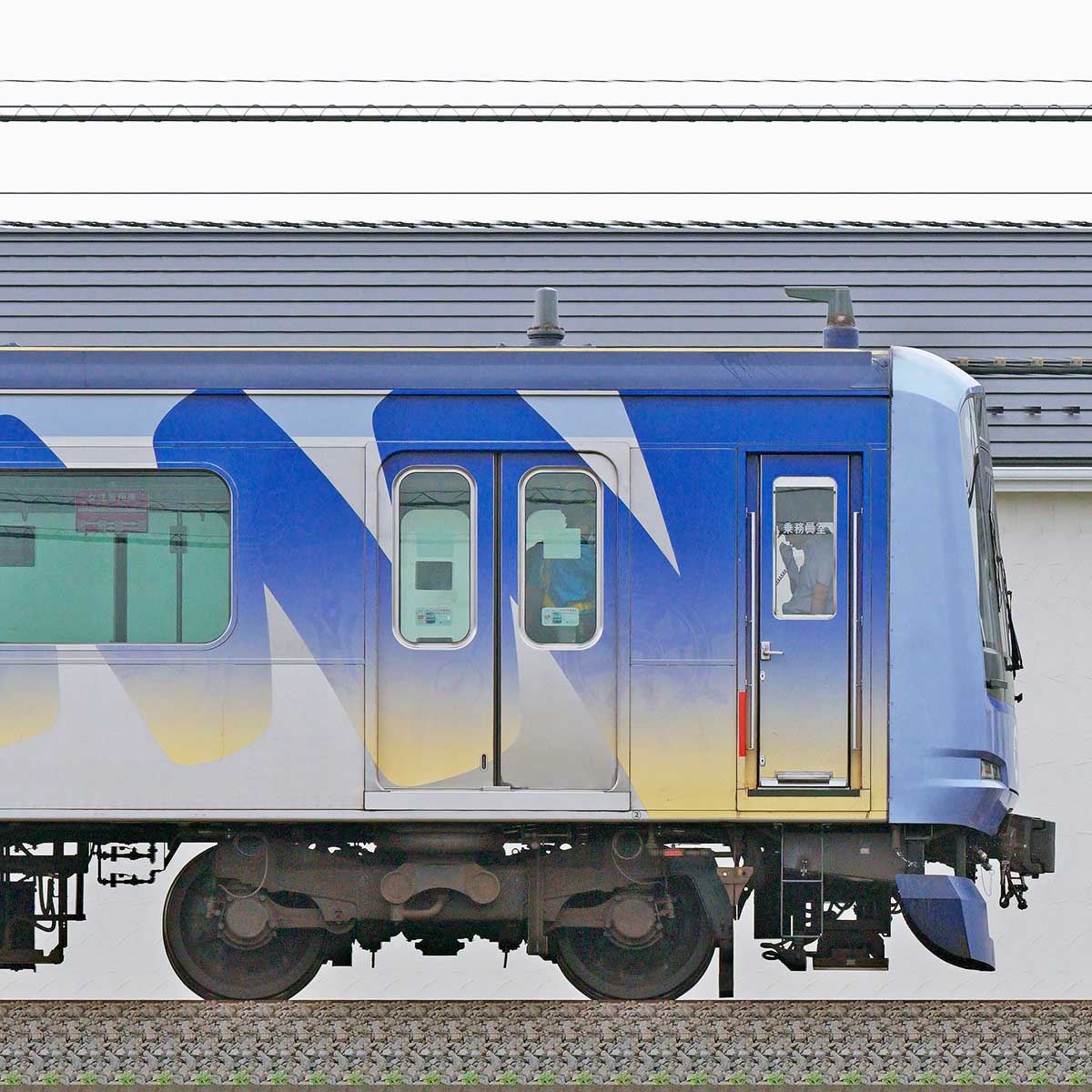 横浜高速鉄道Y500系クハY513の側面写真｜RailFile.jp｜鉄道車両サイドビューの図鑑