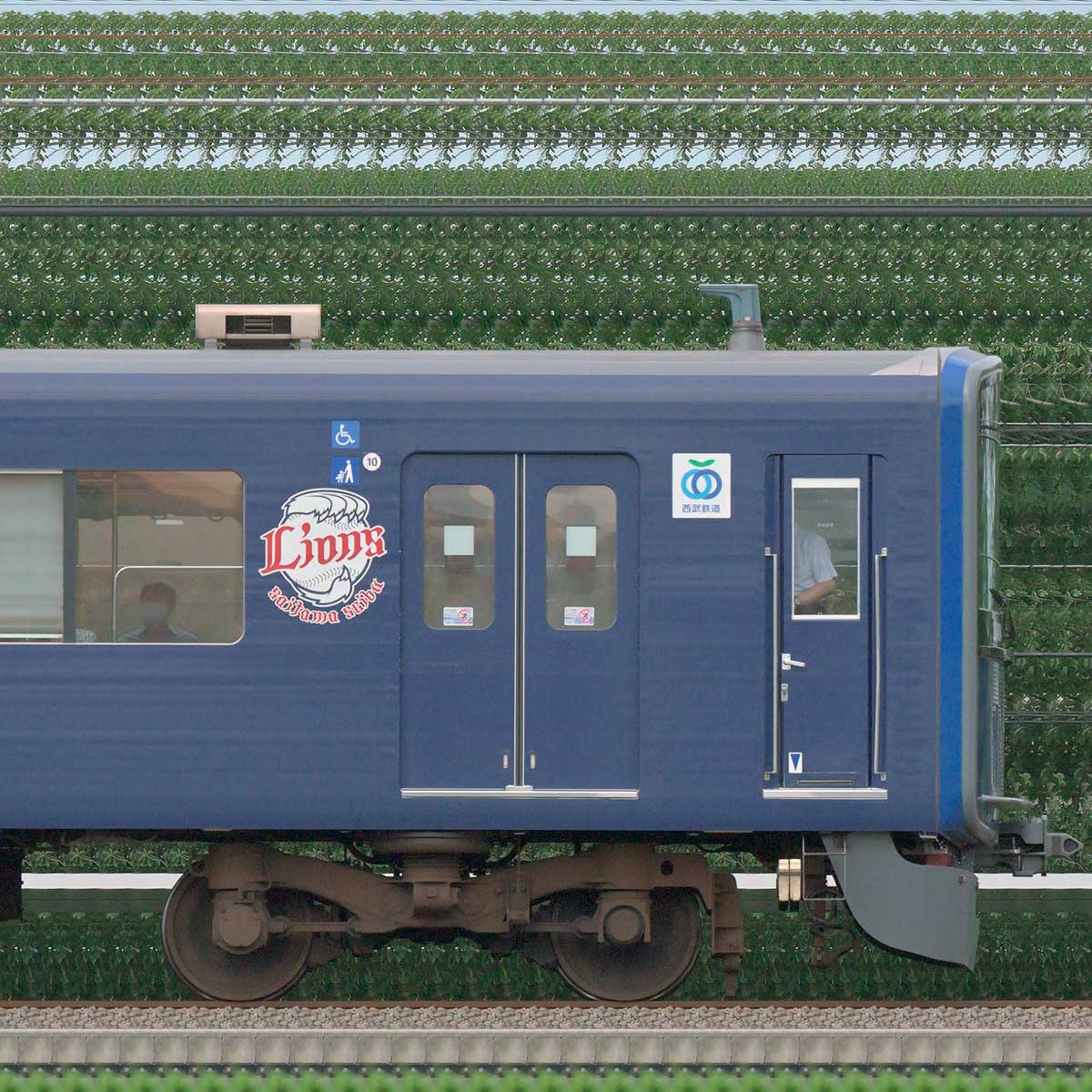 西武20000系クハ20004（三代目「L-train」2023年）の側面写真｜RailFile.jp｜鉄道車両サイドビューの図鑑