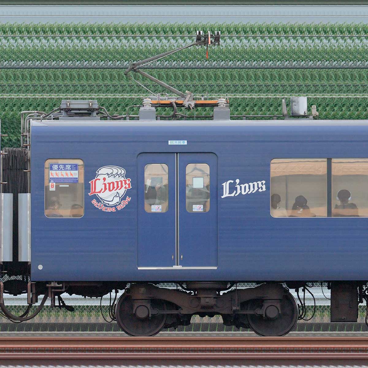 西武20000系モハ20205（三代目「L-train」2023年）の側面写真｜RailFile.jp｜鉄道車両サイドビューの図鑑