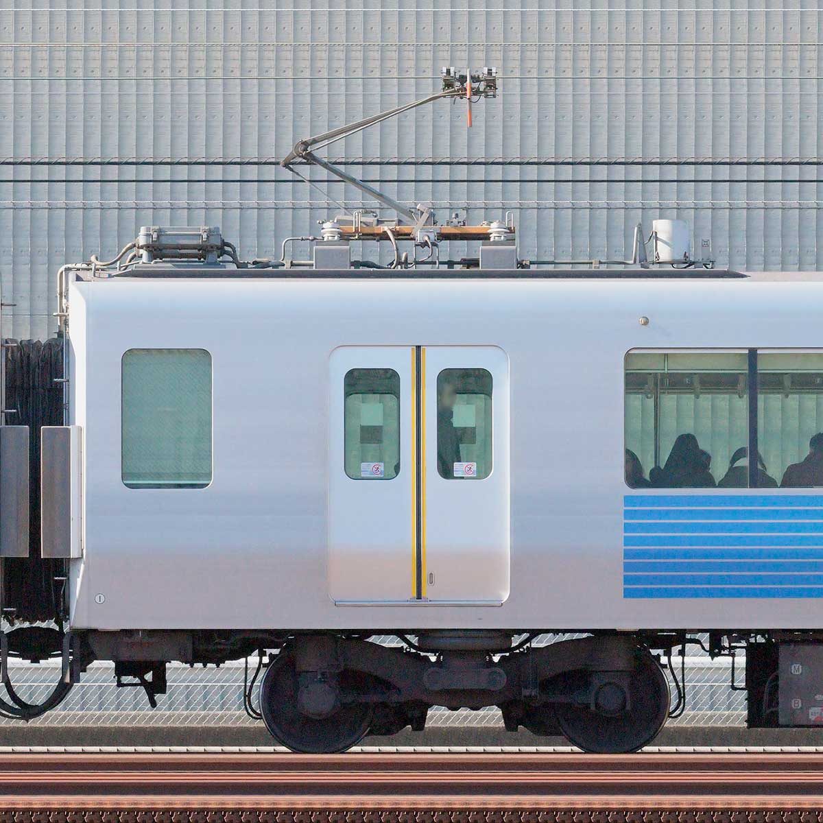 西武30000系モハ30501の側面写真｜RailFile.jp｜鉄道車両サイドビューの図鑑