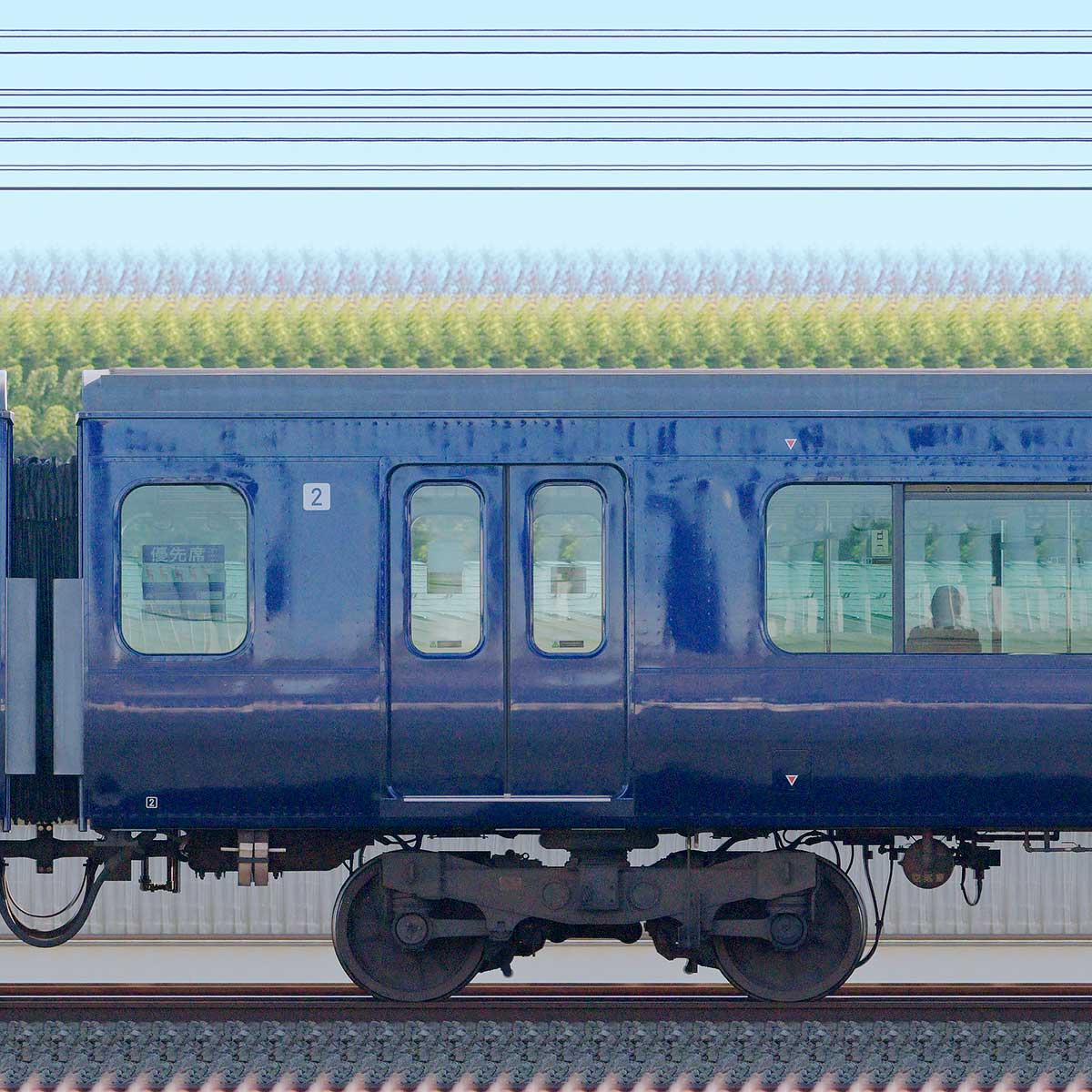相鉄10000系モハ10201（YOKOHAMA NAVYBLUE）の側面写真｜RailFile.jp｜鉄道車両サイドビューの図鑑