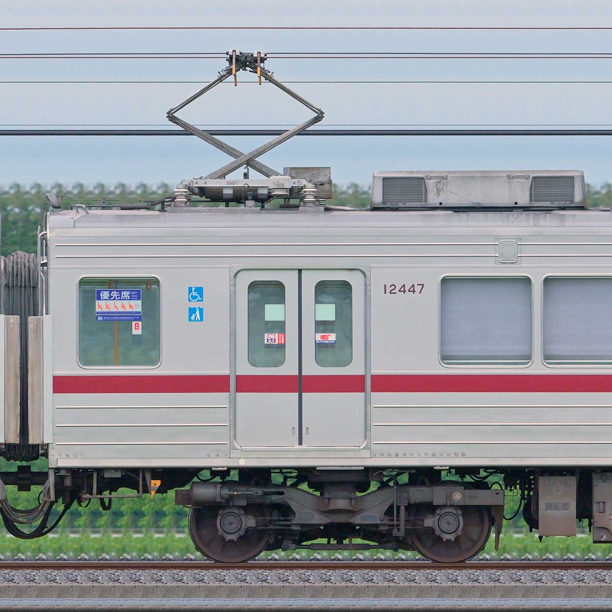 東武10030型モハ12447（リニューアル車）の側面写真｜RailFile.jp｜鉄道車両サイドビューの図鑑