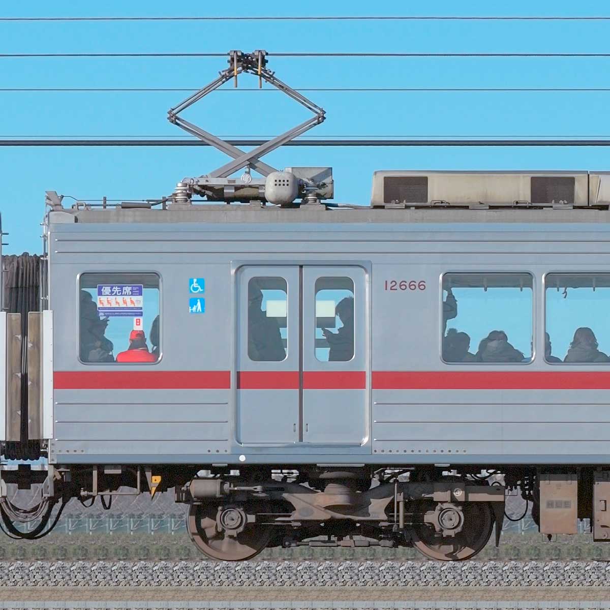 東武10030型モハ12666の側面写真｜RailFile.jp｜鉄道車両サイドビューの図鑑