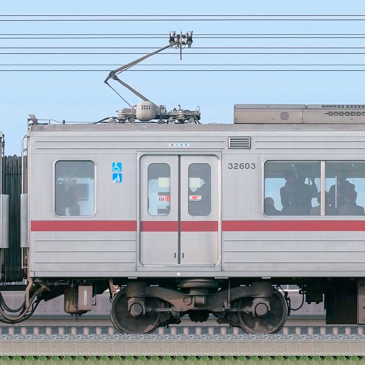 東武30000系モハ32603の側面写真｜RailFile.jp｜鉄道車両サイドビューの図鑑
