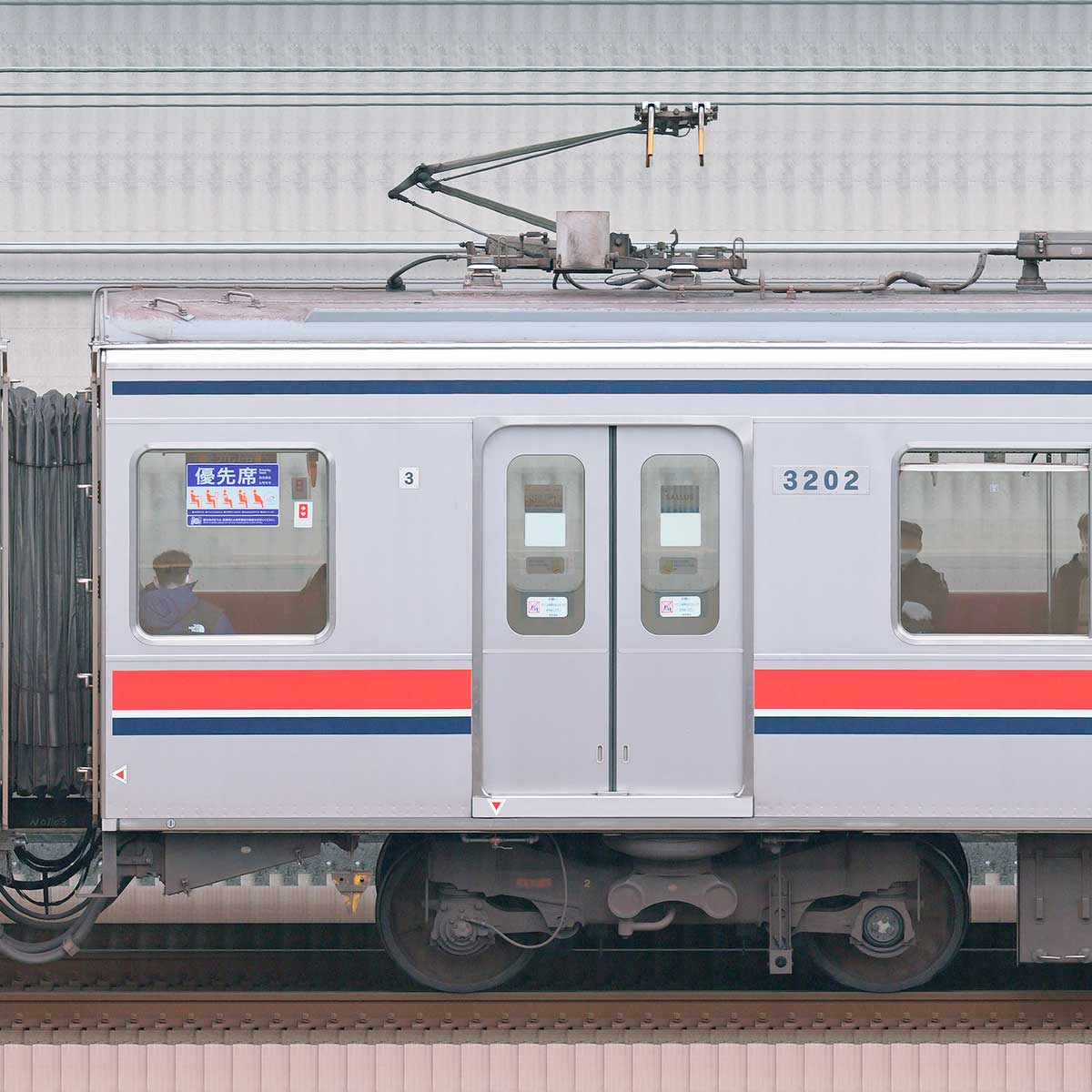 東急3000系デハ3202の側面写真｜RailFile.jp｜鉄道車両サイドビューの図鑑