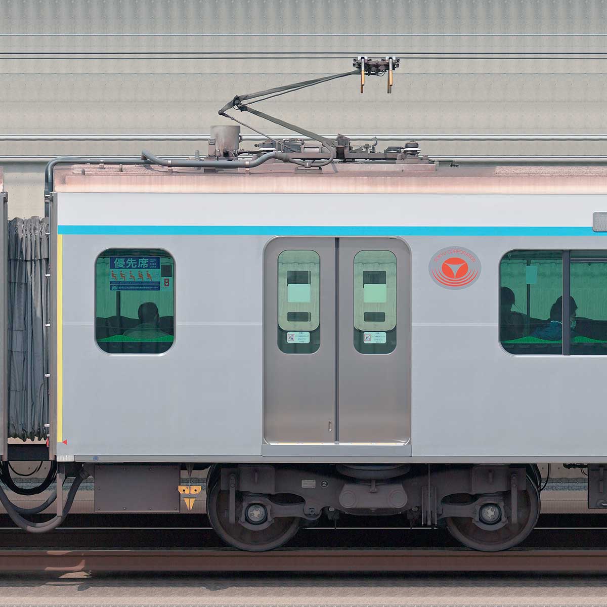 東急3020系デハ3322の側面写真｜RailFile.jp｜鉄道車両サイドビューの図鑑