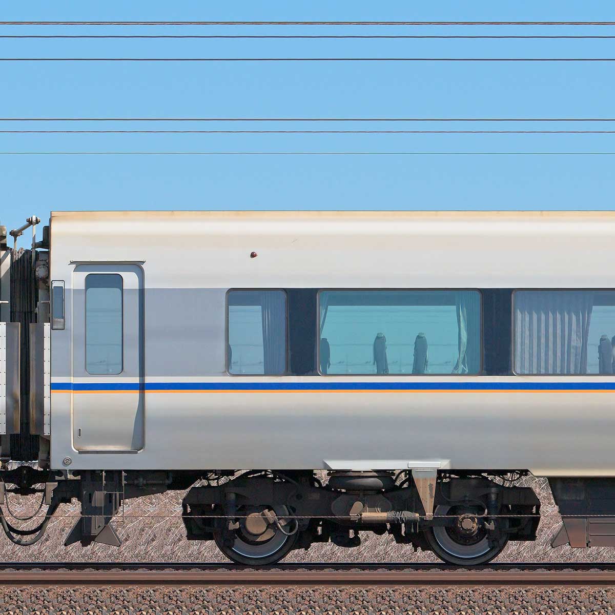 JR西日本683系モハ683-8001の側面写真｜RailFile.jp｜鉄道車両サイドビューの図鑑