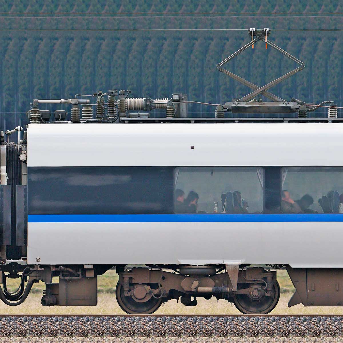 JR西日本683系サハ682-5の側面写真｜RailFile.jp｜鉄道車両サイドビューの図鑑